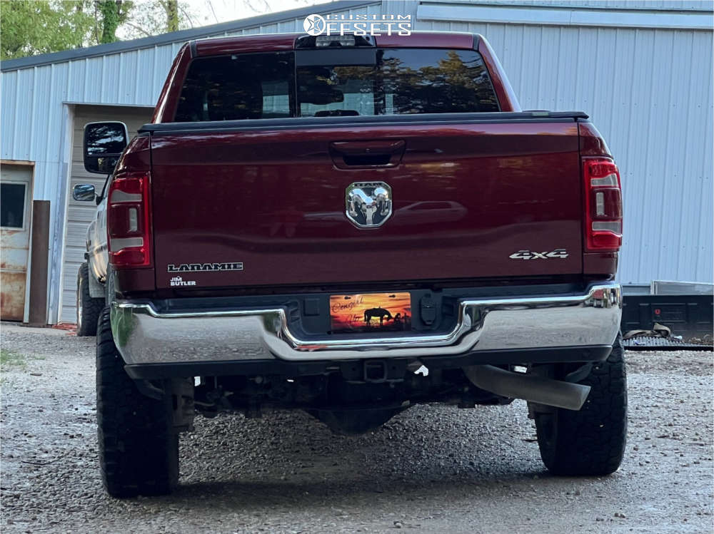 2023 Ram 2500 with 20x10 -25 TIS 544mb and 33/12.5R20 AMP Pro At and ...