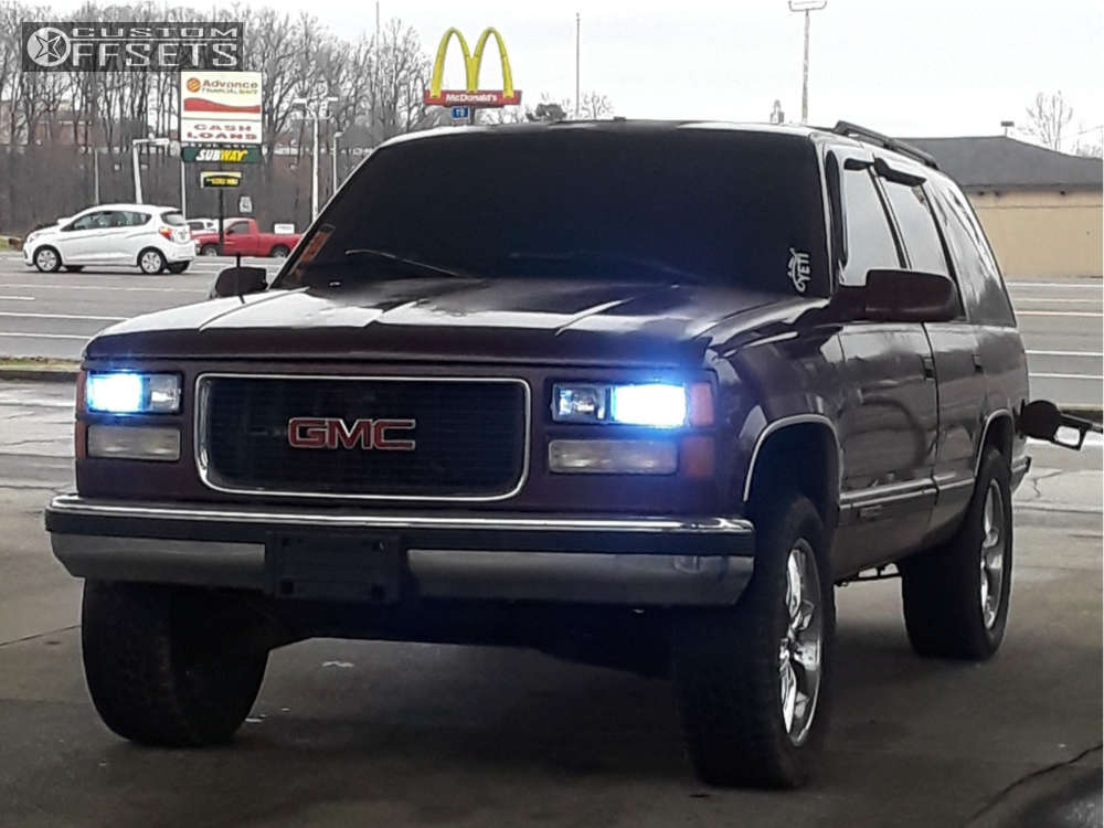 1998 GMC Yukon with 20x8.5 40 VooDoo 407 and 295/60R20 Nitto Terra ...