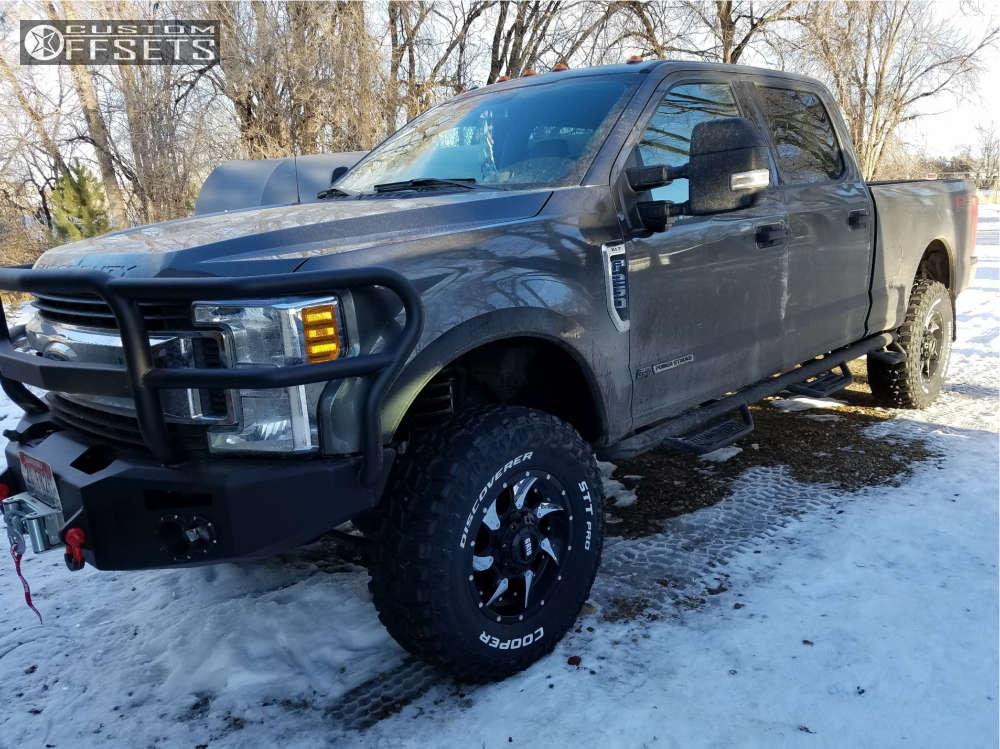 2017 Ford F-250 Super Duty with 18x9 15 Grid Gd01 and 305/70R18 Cooper ...
