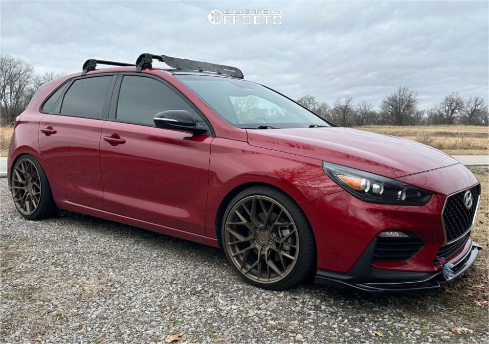 2019 Hyundai Elantra GT with 19x8.5 40 Variant Radon and 235/35R19 ...