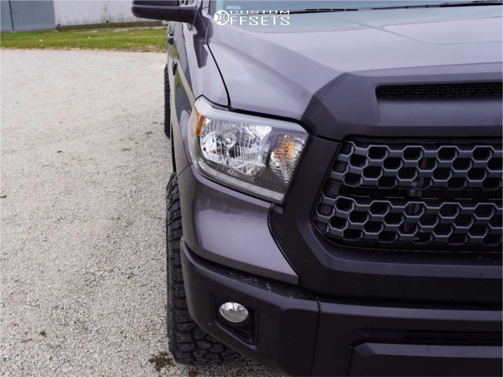 2021 Toyota Tundra with 18x9 25 Method Mr701 and 275/70R18 Cooper ...