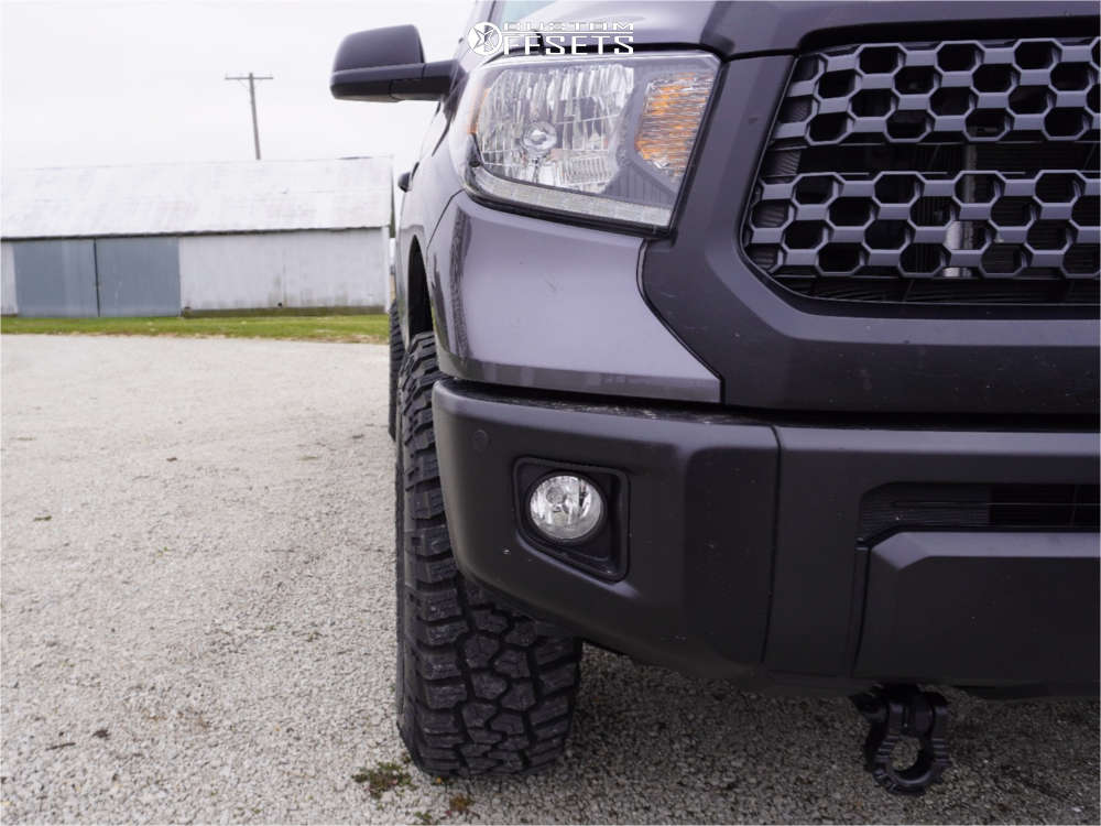 2021 Toyota Tundra with 18x9 25 Method Mr701 and 275/70R18 Cooper ...