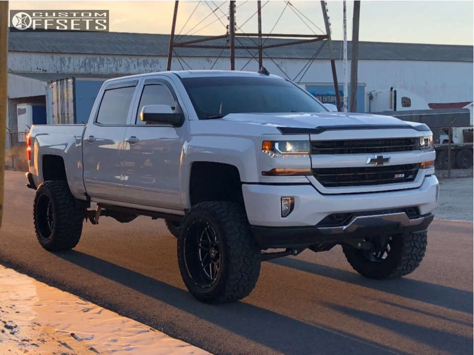 2018 Chevrolet Silverado 1500 with 22x12 -44 Hostile Sprocket and 325 ...