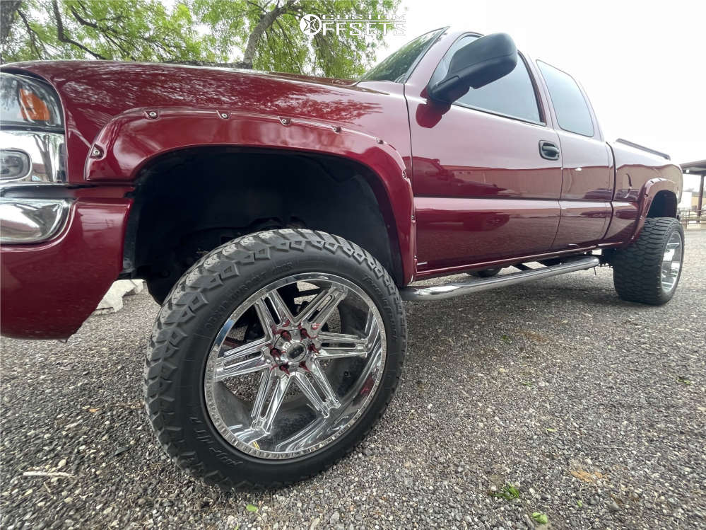 2004 GMC Sierra 1500 with 22x12 -51 Vision Razor and 35/12.5R22 AMP ...