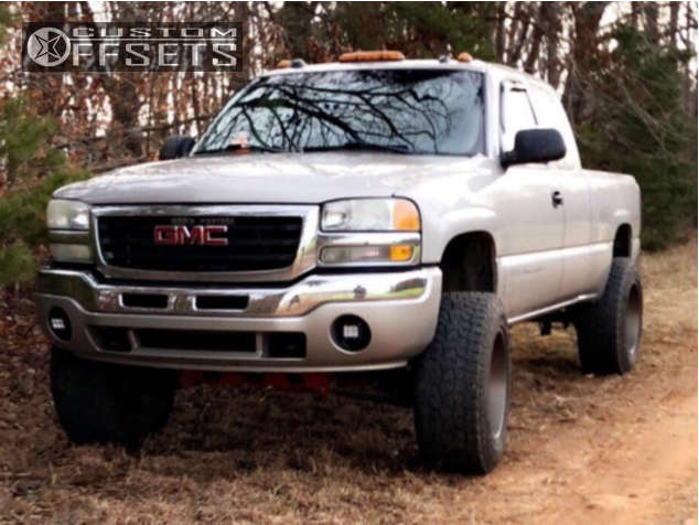 2004 GMC Sierra 1500 with 20x12 -44 Brute Reaper and 35/12.5R20 Toyo ...