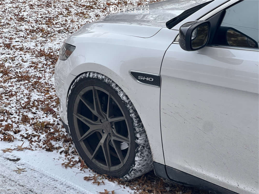 2013 Ford Taurus with 20x9 25 Verde Axis and 275/40R20 Nokian ...