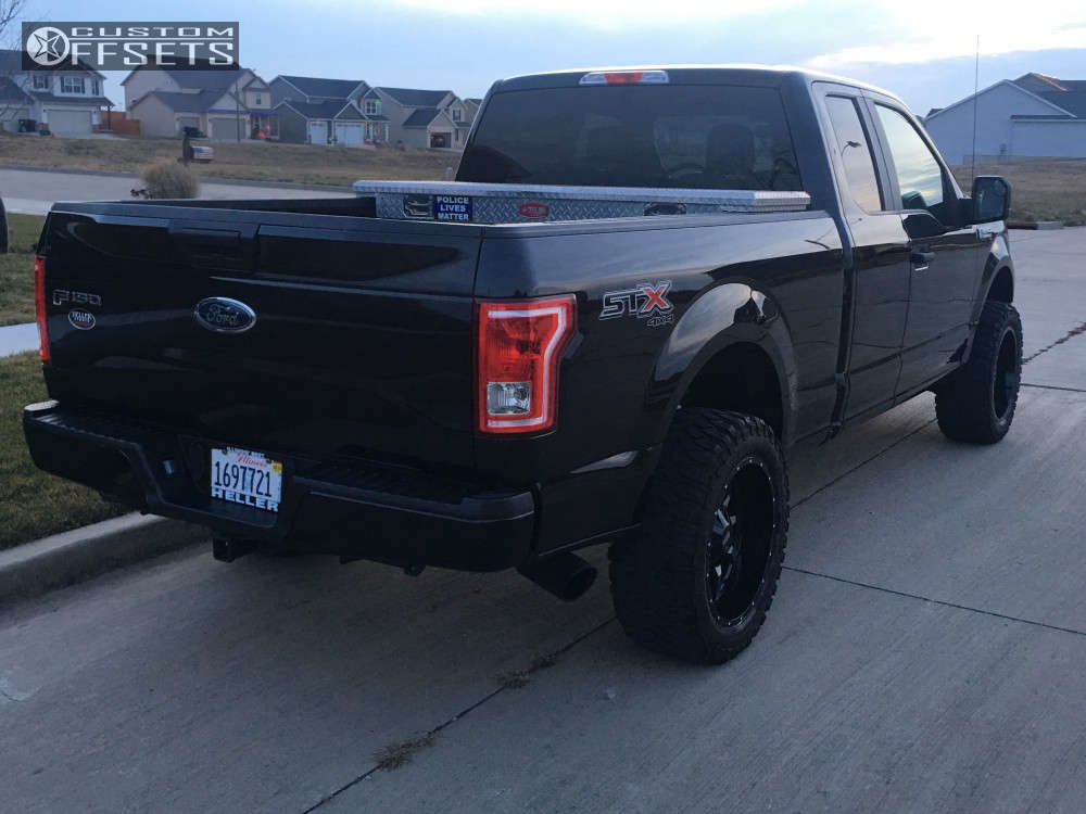 2017 Ford F-150 with 20x10 -24 Moto Metal Mo970 and 33/12.5R20 Boristar ...