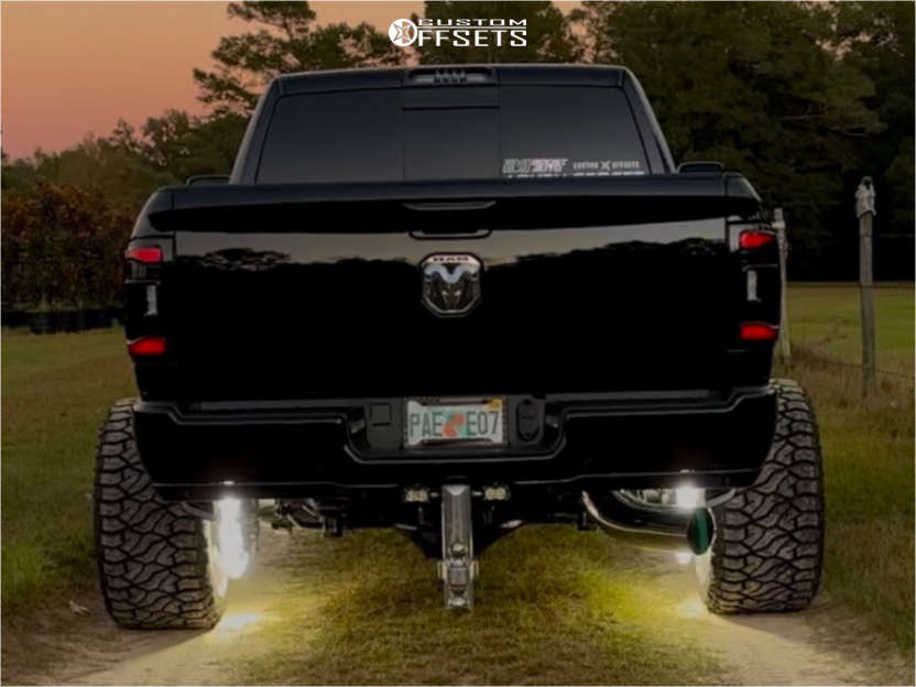 2024 Ram 2500 with 22x14 -76 ARKON FORGED Miami and 33/14.5R22 Venom Power Terra Hunter R/t Plus ...