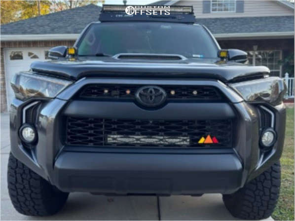 2018 Toyota 4Runner with 17x9 0 Lock Offroad Wheels Baja and 285/70R17 ...