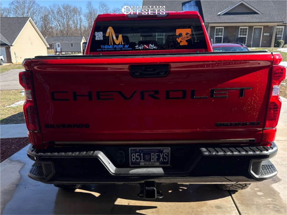 2023 Chevrolet Silverado 2500 HD with 20x10 -18 Fuel Typhoon and 35/12 ...