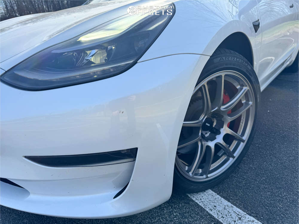 2023 Tesla 3 with 18x9.5 35 Konig Heliogram and 255/40R18 Arroyo Grand ...