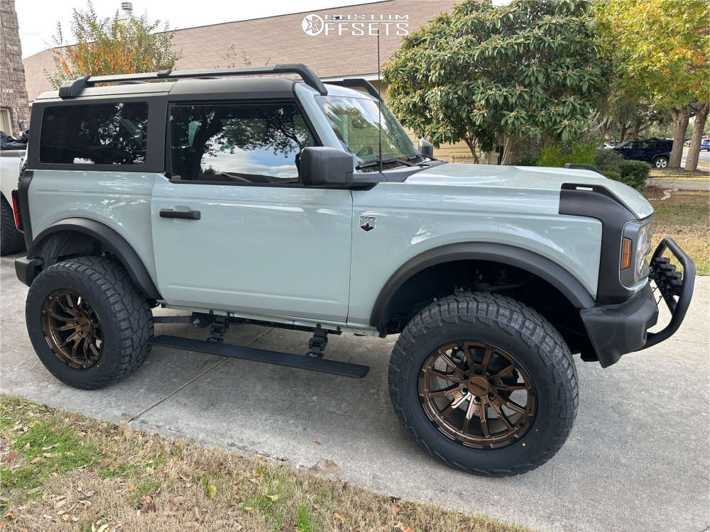 2022 Ford Bronco with 20x10 -24 Anthem Off-Road Talon and 35/12.5R20 ...