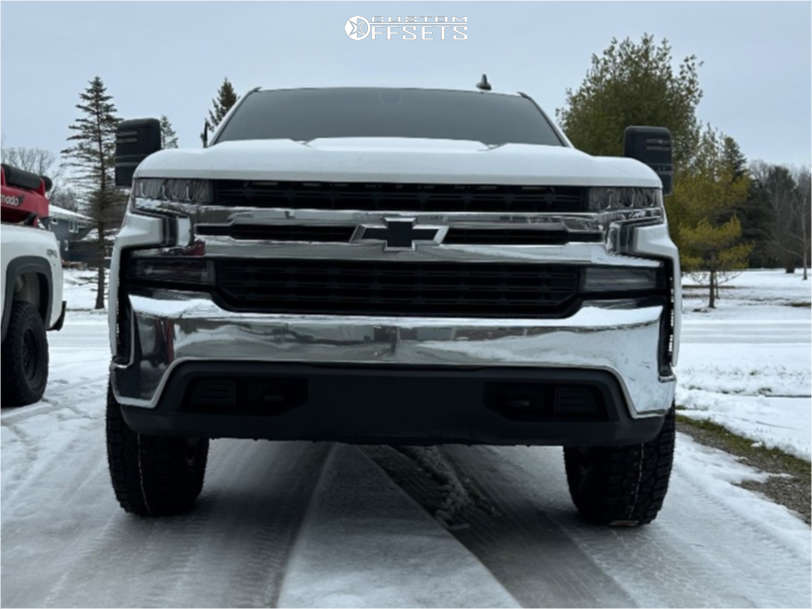 2020 Chevrolet Silverado 1500 with 17x8.5 0 Method Mr316 and 35/11.5R17 ...