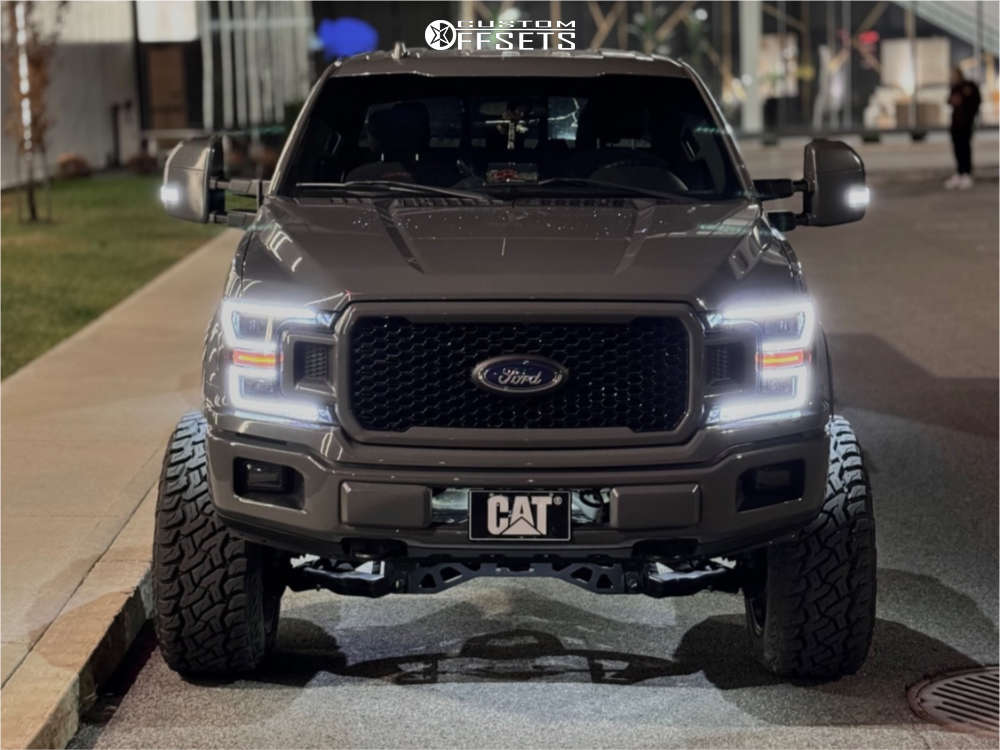 2018 Ford F-150 with 22x12 -44 GT Offroad Tomahawk and 35/12.5R22 ...