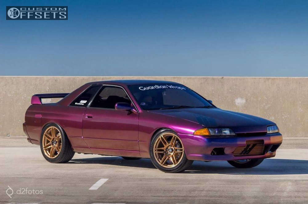 1989 Nissan Skyline R32 with 18x8.5 22 Cosmis Racing Mrii and 245/40R18 ...