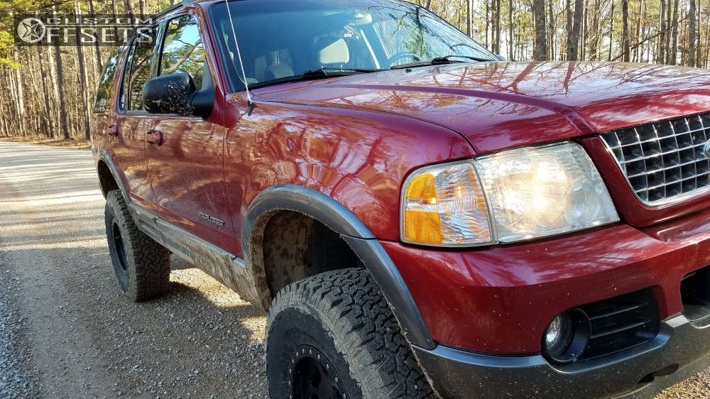 2004 Ford Explorer with 16x8 American Racing AR923 and 285/75R16 ...