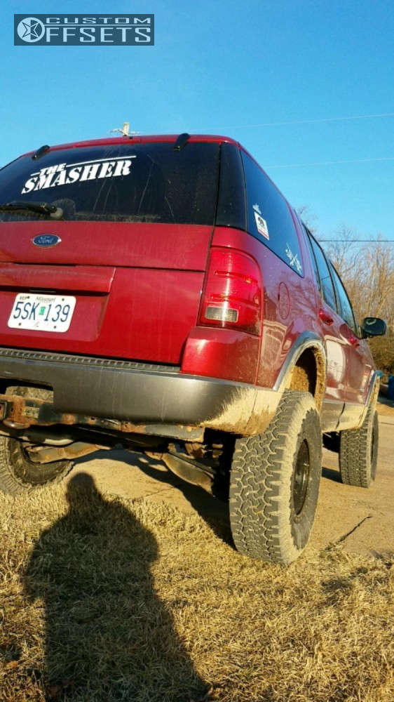 2004 Ford Explorer with 16x8 American Racing AR923 and 285/75R16 ...