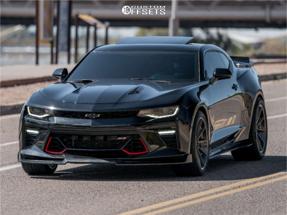 2019 Chevrolet Camaro with 20x10 25 Variant Argon and 285/30R20 ...