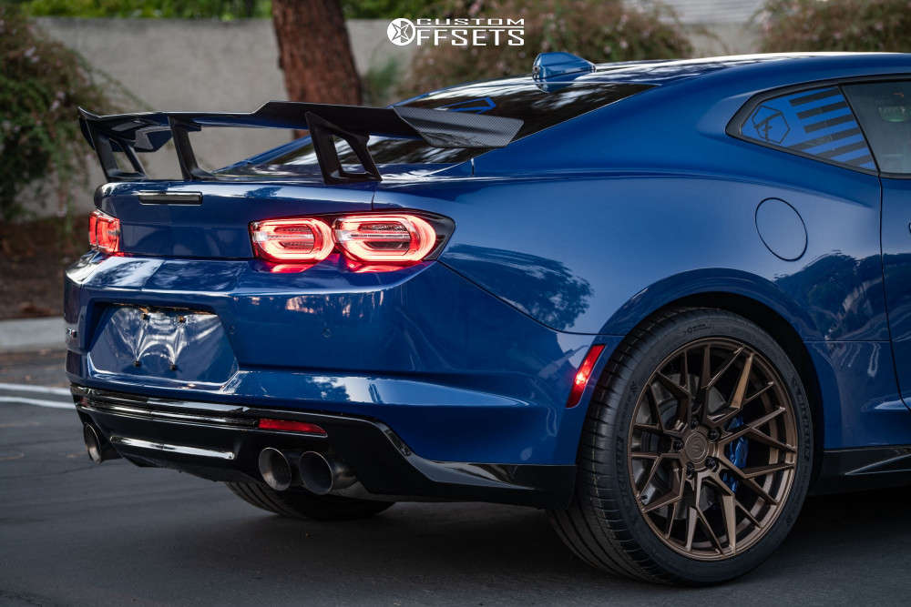 2019 Chevrolet Camaro with 20x10 25 Variant Radon and 285/30R20 ...