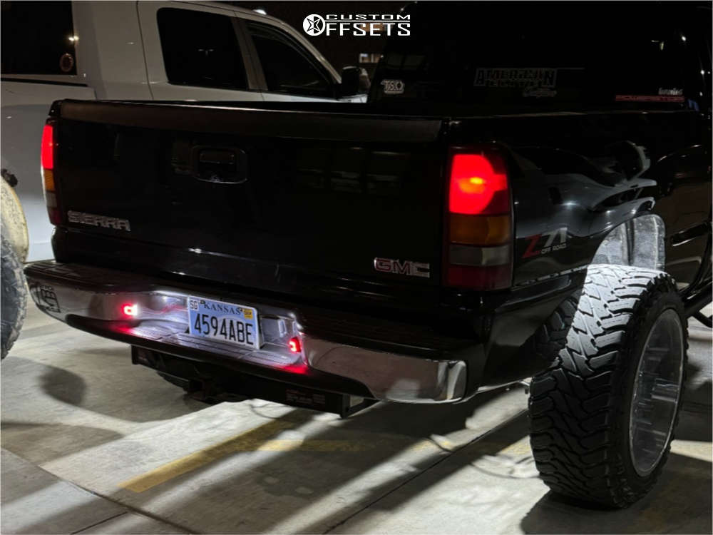 2003 GMC Sierra 1500 with 22x12 -44 Xtreme Force Xf3 and 35/12.5R22 ...
