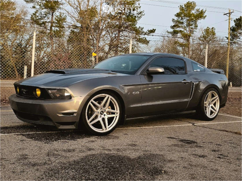 2011 Ford Mustang with 20x9 22 ESR Rf15 and 245/30R20 Delinte D7 ...