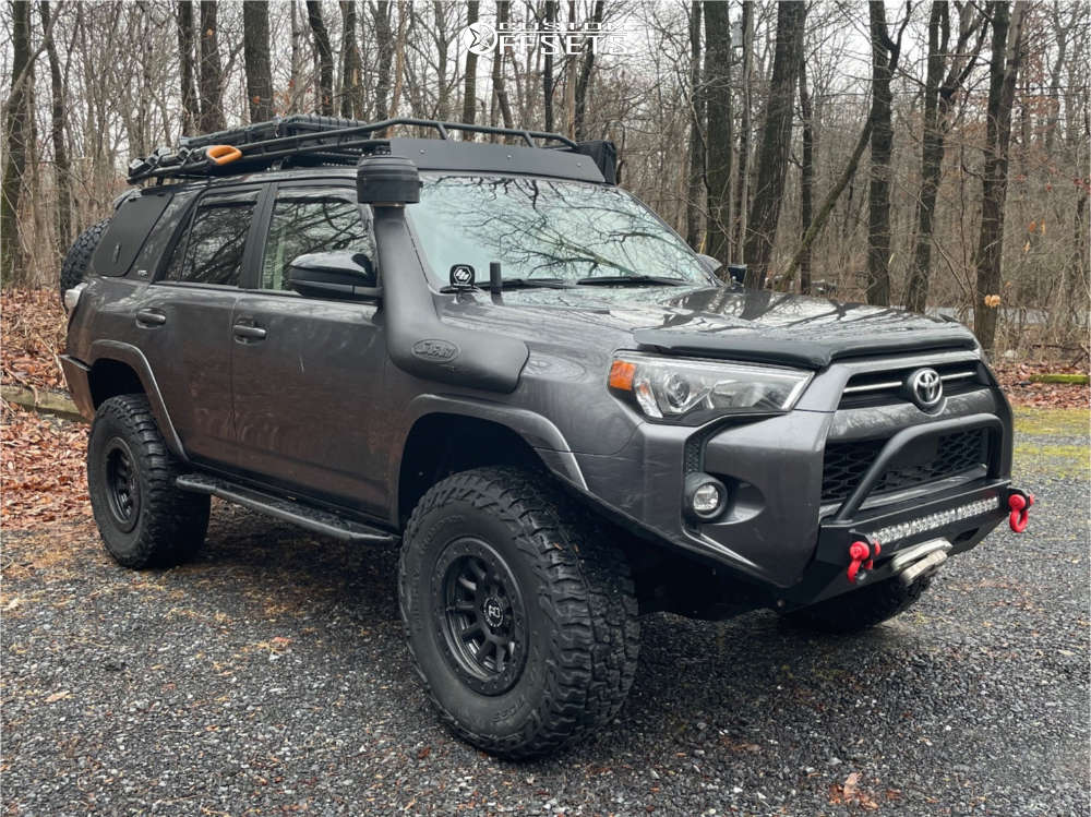 2022 Toyota 4Runner with 17x8.5 -18 Black Rhino Dugger and 35/12.5R17 ...