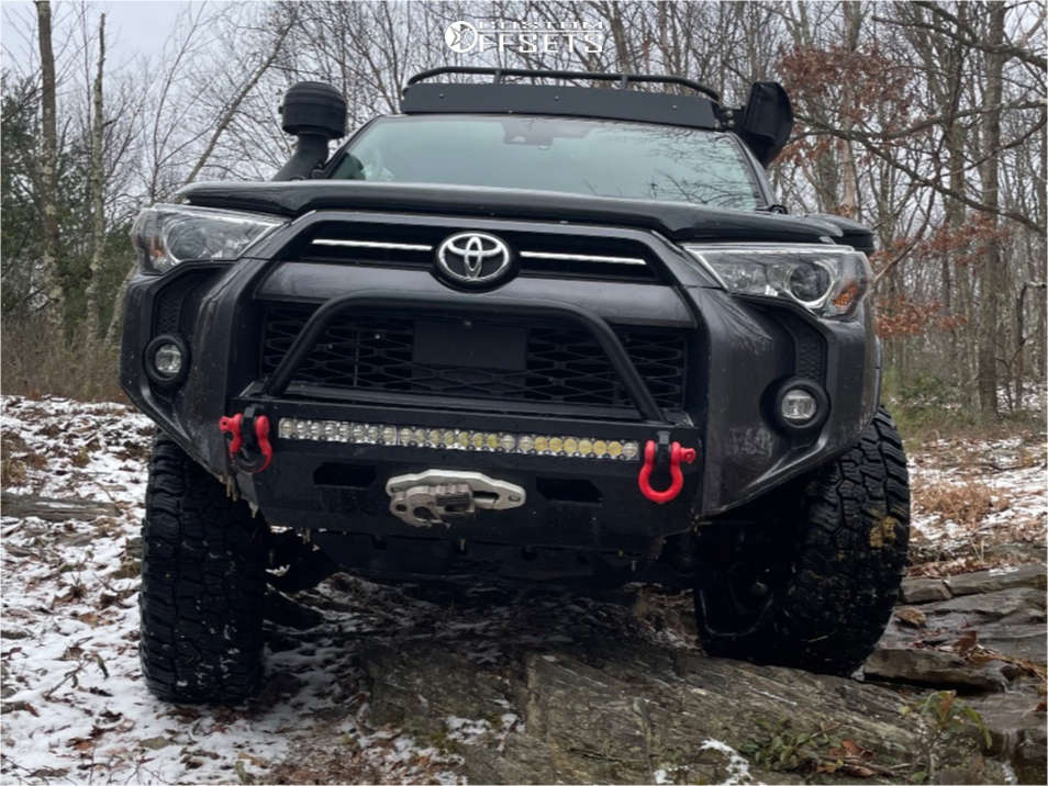 2022 Toyota 4Runner with 17x8.5 -18 Black Rhino Dugger and 35/12.5R17 ...