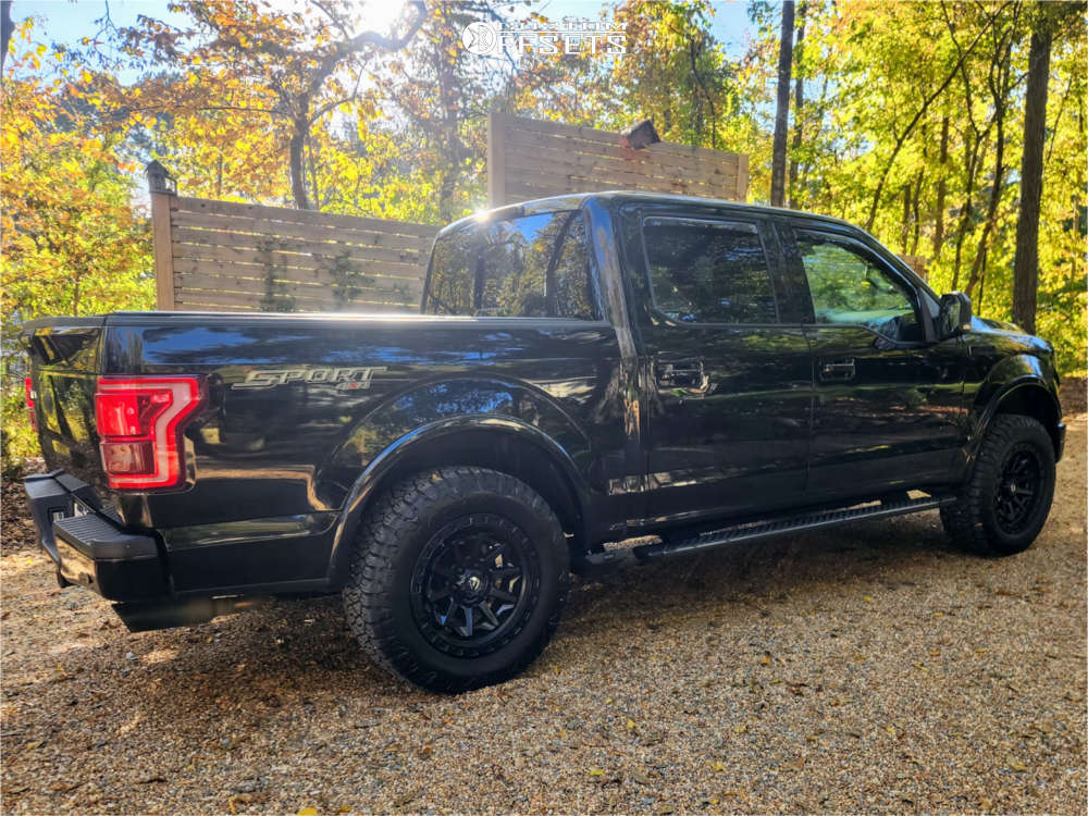 2017 Ford F-150 with 20x10 -18 Fuel Covert and 33/12.5R20 Maxxis Razr ...