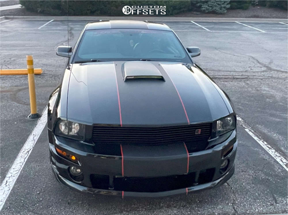2005 Ford Mustang with 20x9 25 Ferrada Cm2 and 255/35R20 Lexani Lx ...