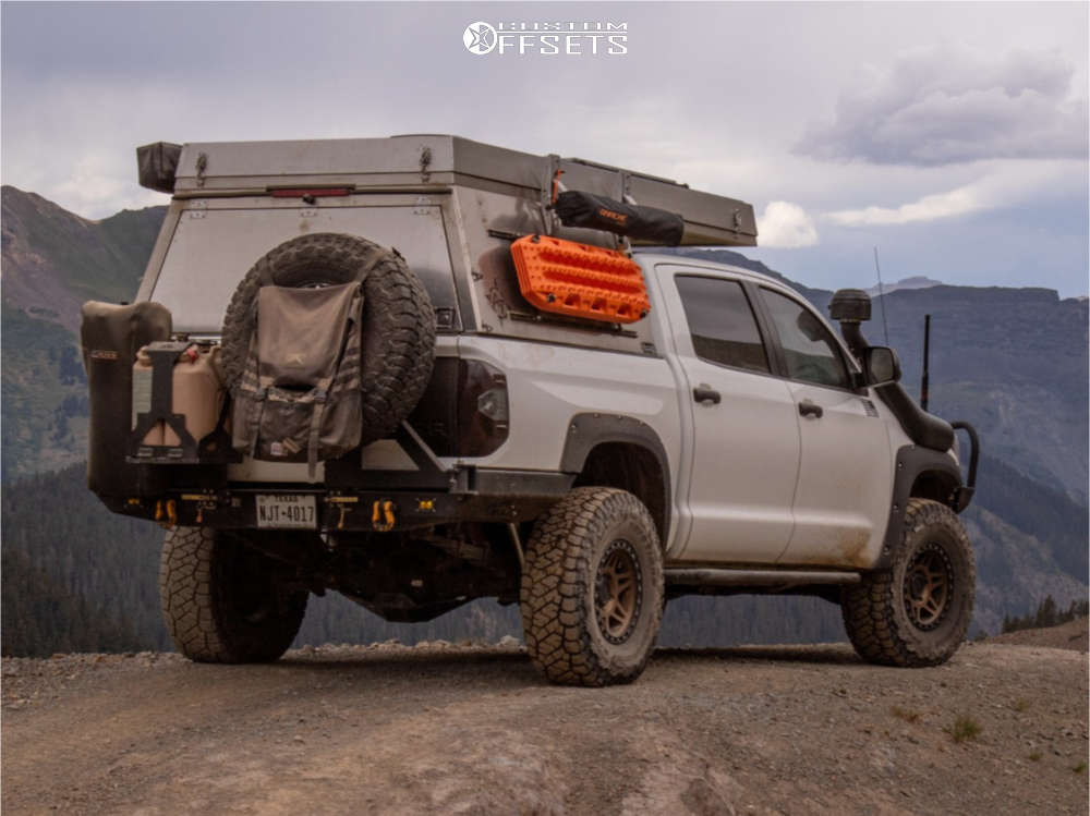 2017 Toyota Tundra with 17x9 -12 Method Mr312 and 37/12.5R17 Toyo Tires ...