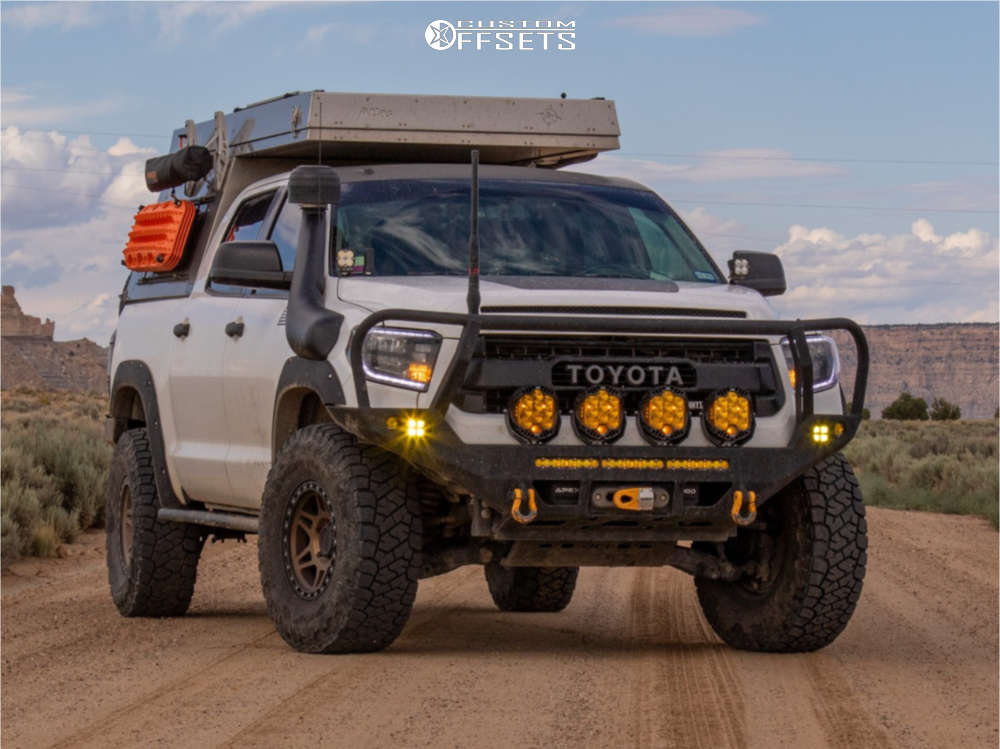 2017 Toyota Tundra with 17x9 -12 Method Mr312 and 37/12.5R17 Toyo Tires ...