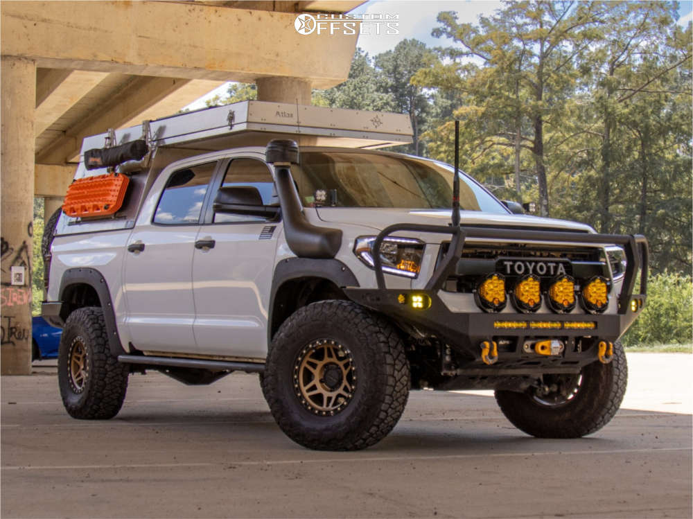 2017 Toyota Tundra with 17x9 -12 Method Mr312 and 37/12.5R17 Toyo Tires ...