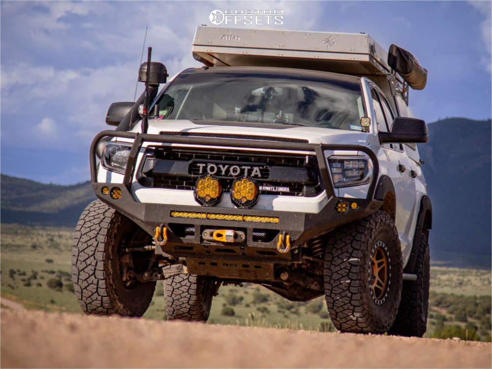 2017 Toyota Tundra with 17x9 -12 Method Mr312 and 37/12.5R17 Toyo Tires ...