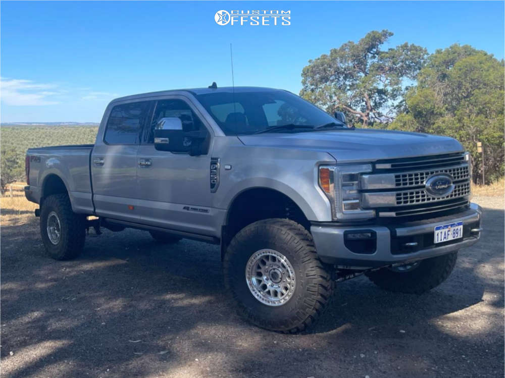 2019 Ford F-350 Super Duty with 17x9 -38 KMC Km235 and 37/12.5R17 Nitto ...