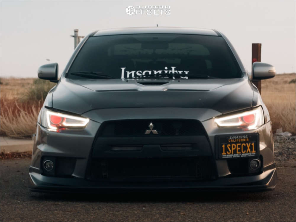 2017 Mitsubishi Lancer with 18x8.5 35 Aodhan Ds01 and 225/40R18 ...