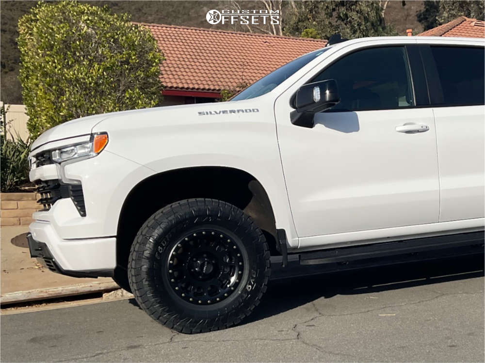 2024 Chevrolet Silverado 1500 with 17x8.5 0 Method MR305 and 285/75R17 ...
