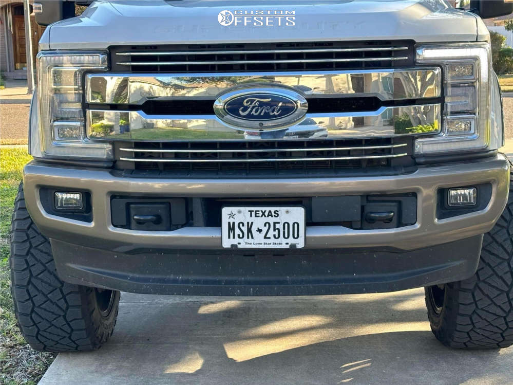 2018 Ford F-250 Super Duty with 22x12 -44 TIS 544bm and 37/13.5R22 ...