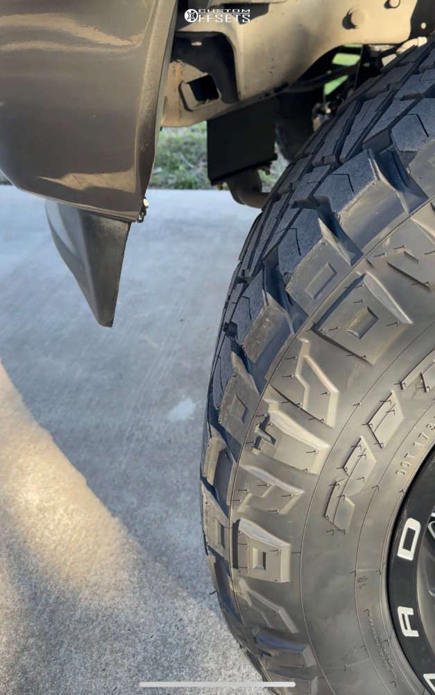 2018 Ford F-250 Super Duty with 22x12 -44 TIS 544bm and 37/13.5R22 ...