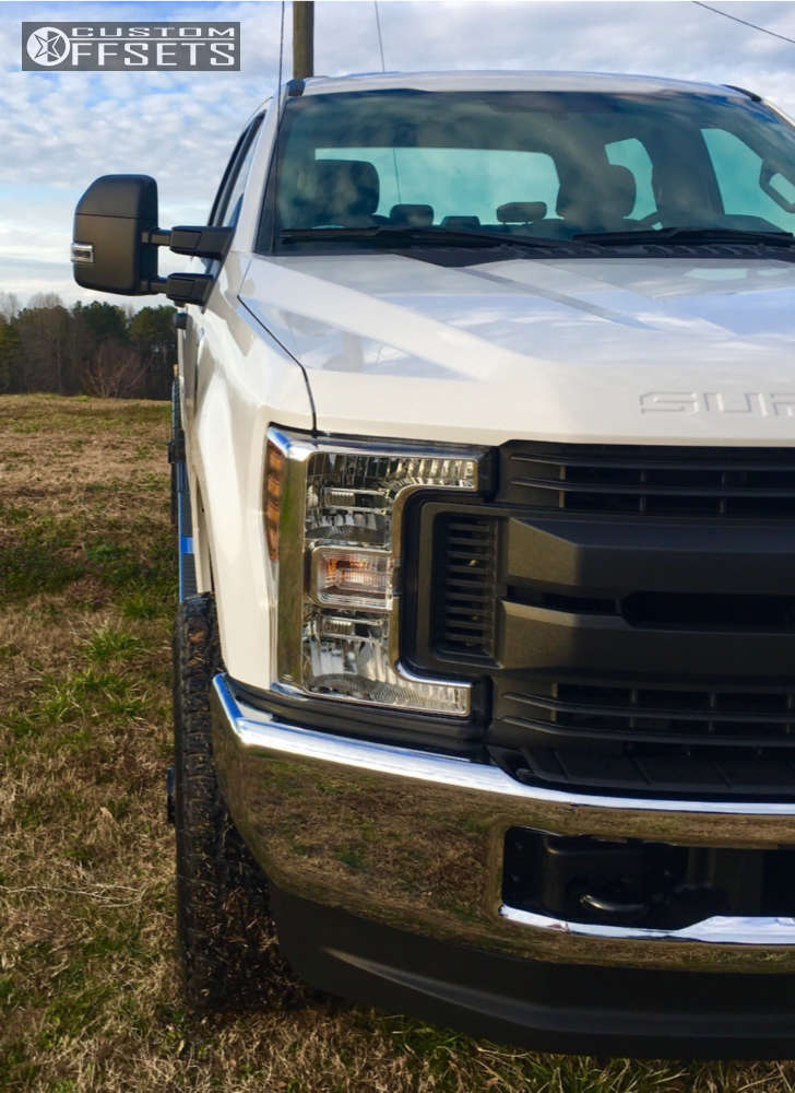 2018 Ford F-250 Super Duty with 20x9 1 Ultra Menace and 285/65R20 Nitto ...