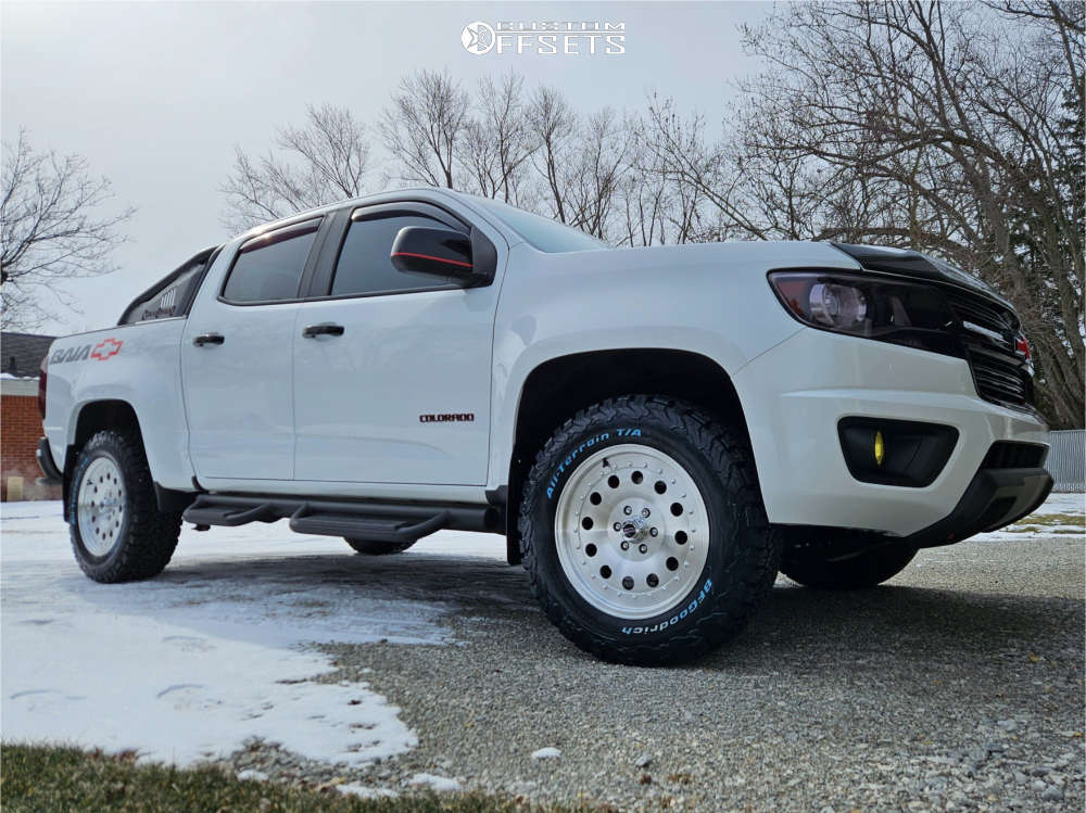2019 Chevrolet Colorado with 18x8 18 American Racing Outlaw Ii and 265 ...