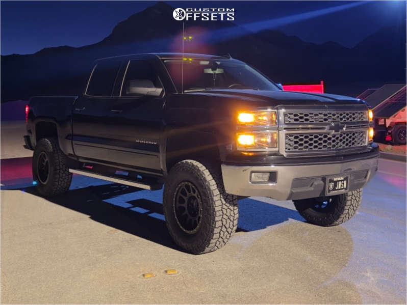 2015 Chevrolet Silverado 1500 with 18x9 -12 Method Mr305 and 35/12.5R18 ...