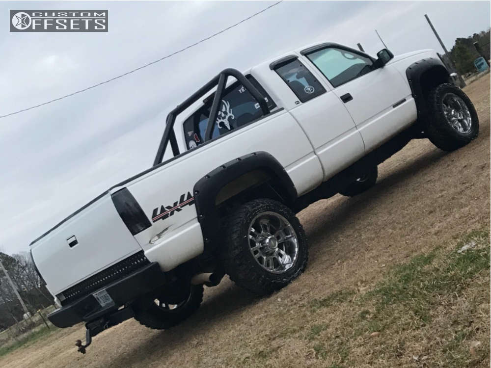 1998 GMC K2500 with 20x10 -24 Diamo 17 Karat and 33/12.5R20 Federal ...