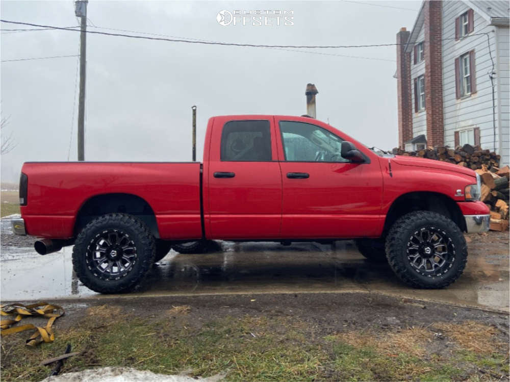 2004 Dodge Ram 2500 with 20x12 -44 TIS 560bm and 35/13.5R20 Atturo ...