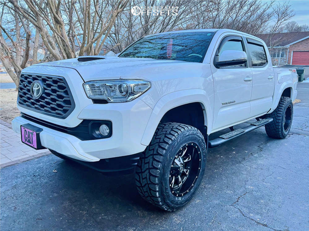 2021 Toyota Tacoma with 18x10 -24 Fuel Throttle and 285/60R18 Toyo ...