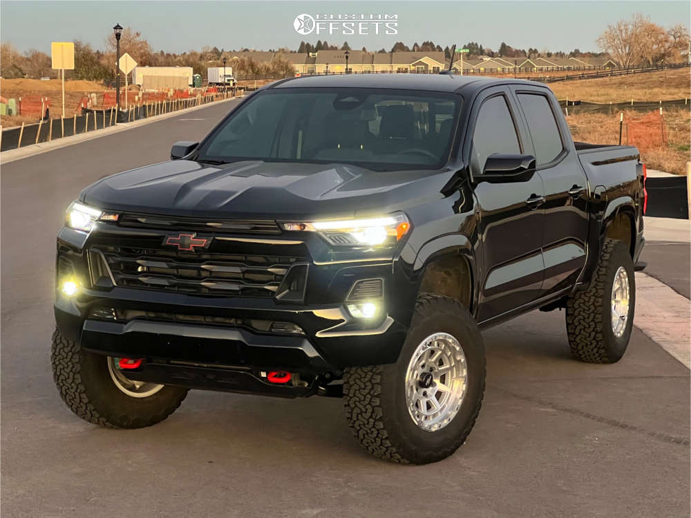 2024 Chevrolet Colorado with 17x9 -22 Rocktrix Rt114 and 285/70R17 ...