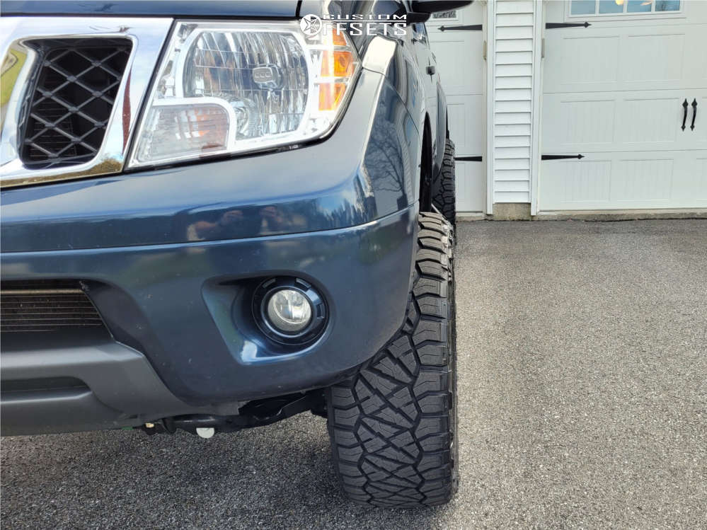 2019 Nissan Frontier with 22x10 -18 Moto Metal Mo809 and 285/45R22 ...
