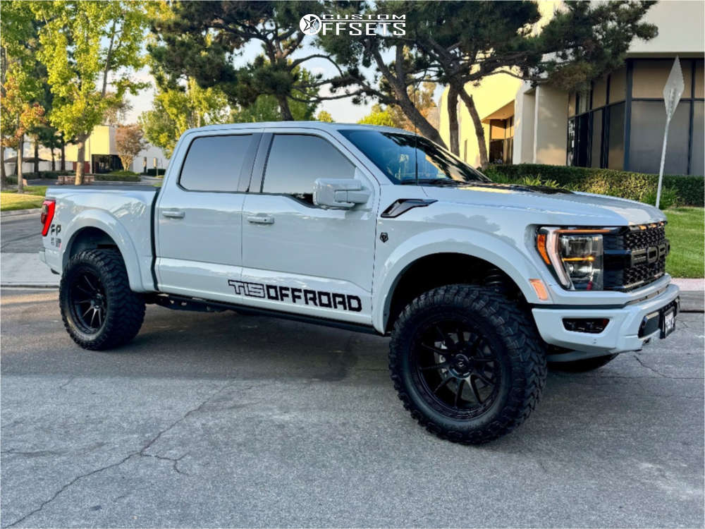 2023 Ford F-150 with 22x12 -44 TIS 563b and 37/13.5R22 TIS Tt1 and ...