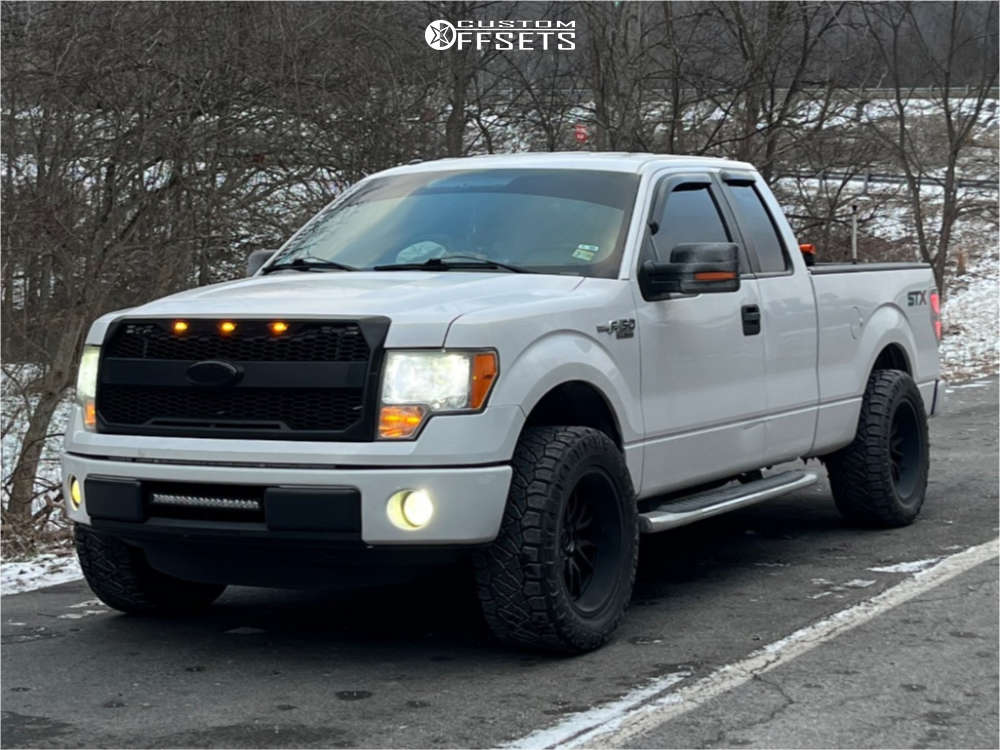 2014 Ford F-150 with 20x10 -18 Fuel Clash and 33/12.5R20 Nitto Ridge ...