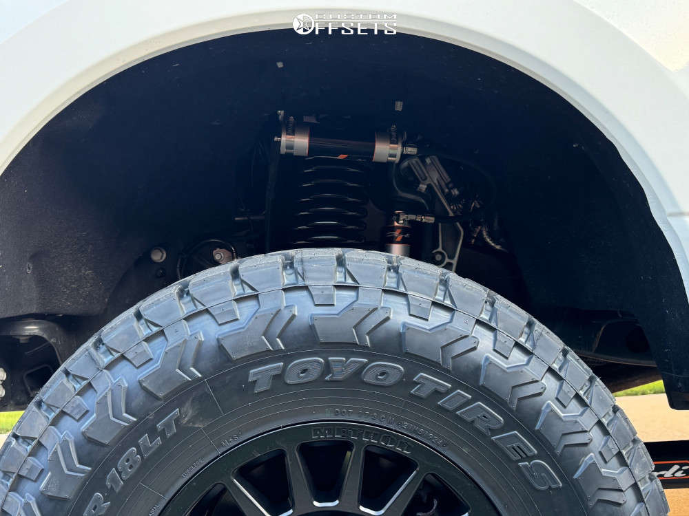 2024 Ford F-250 Super Duty with 18x9 18 Method Mr707 and 37/12.5R18 ...