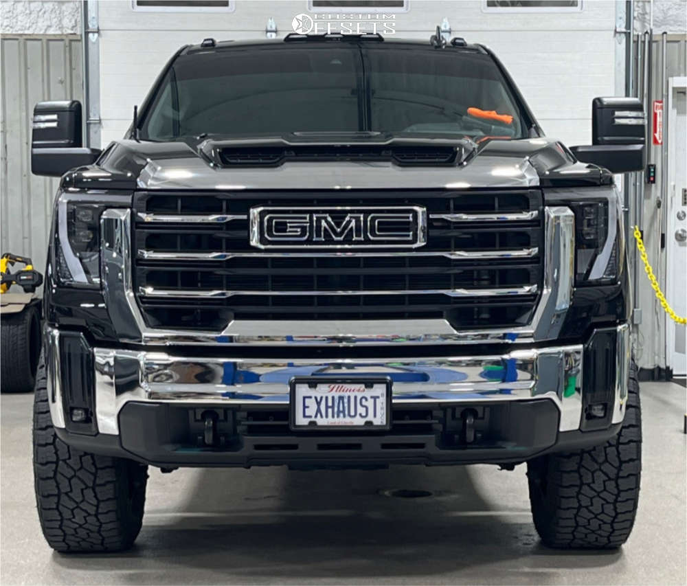 2024 GMC Sierra 2500 HD with 20x10 -18 Fuel Rebar 8 and 35/12.5R20 ...